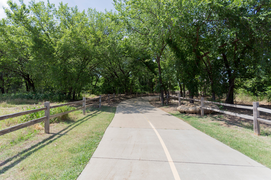 Dr. Robert Cluck Linear Park | City of Arlington, TX