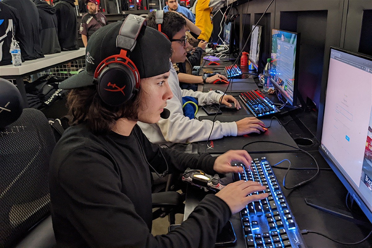 Texas Students Compete in First High School Esports Championship This ...